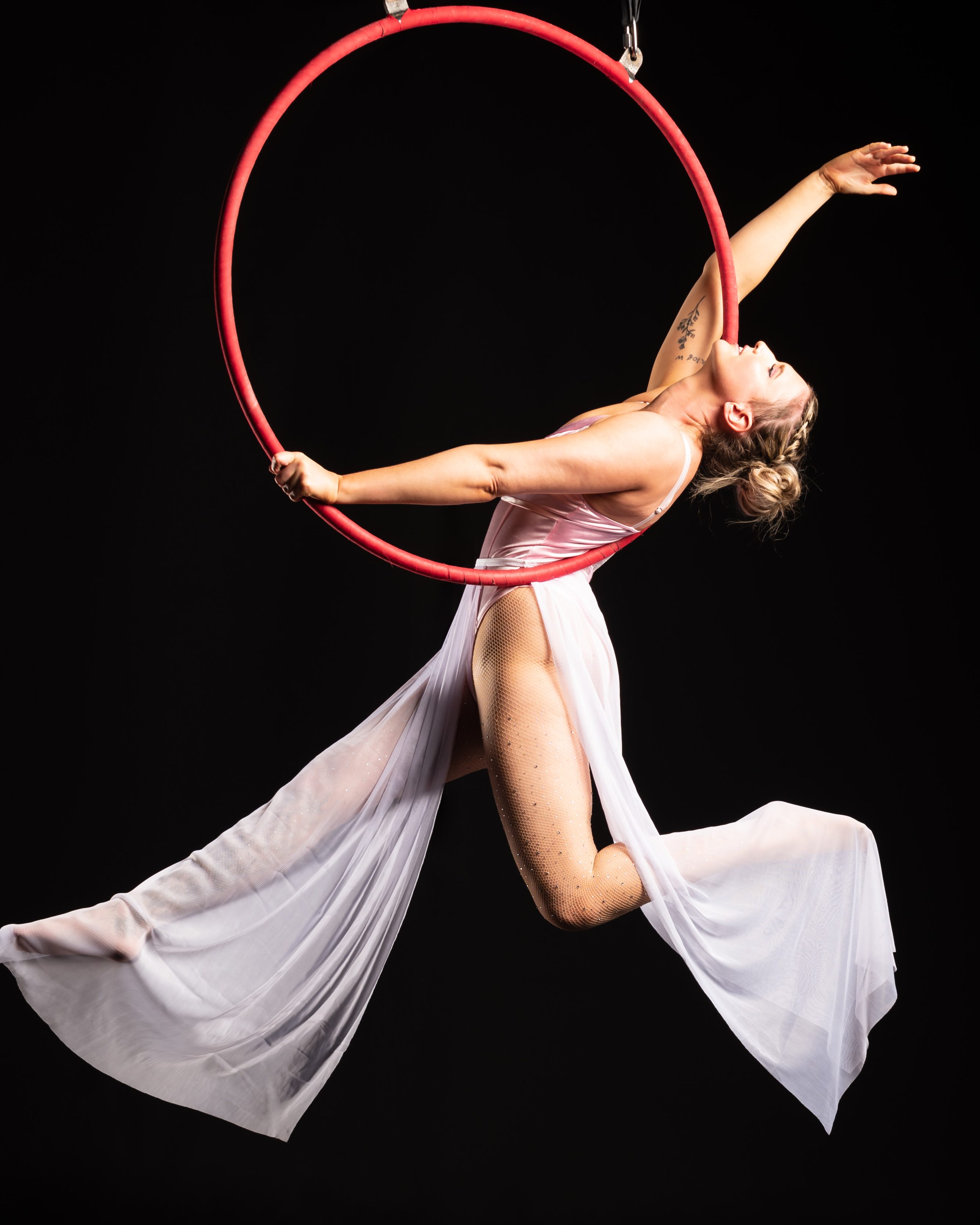Ohio Aerial Performer – Aerialist and Entertainer